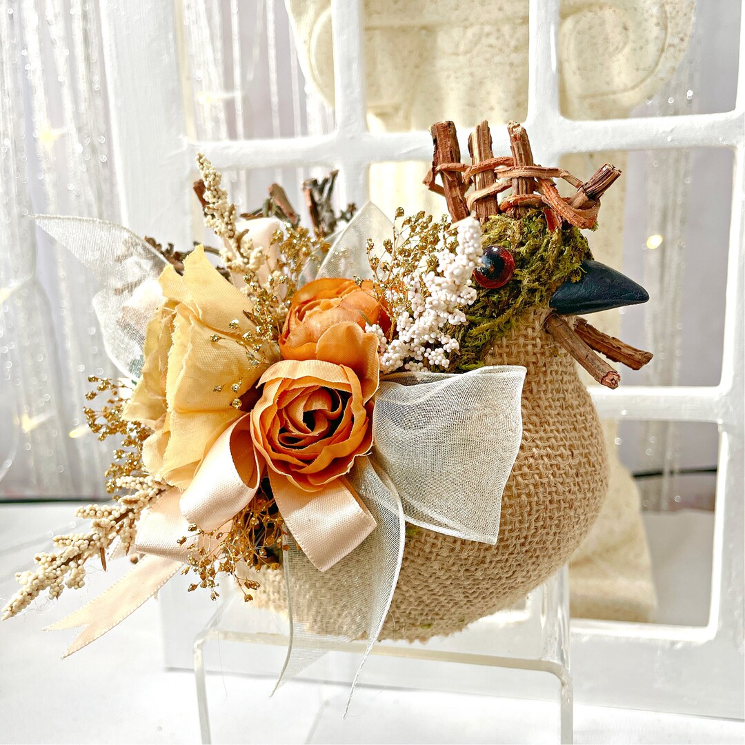 A CHICKEN and a GOOSE One Grapevine and Burlap Chicken Floral and A ...