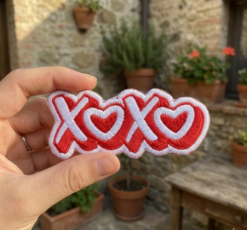 XOXO Heart Text Patch, Red Valentine Iron on Badge, Hugs and Kisses ...