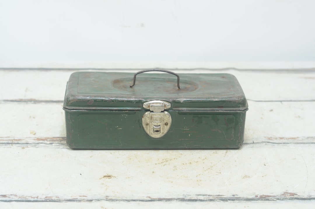 Vintage . Union Tackle Box Utility Box Union Tool Box Green Industrial ...