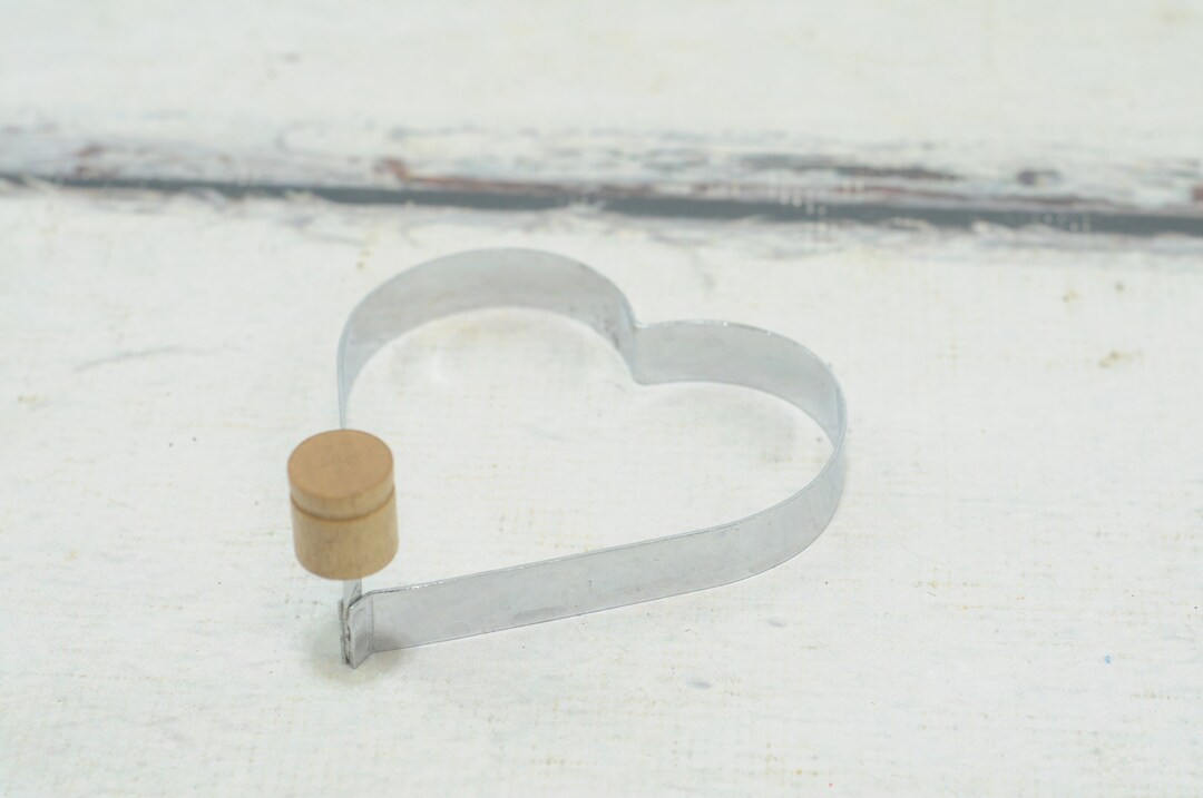 Vintage . Tin Heart Shaped Cookie Cutter Pancake Cutter/form With Wood ...