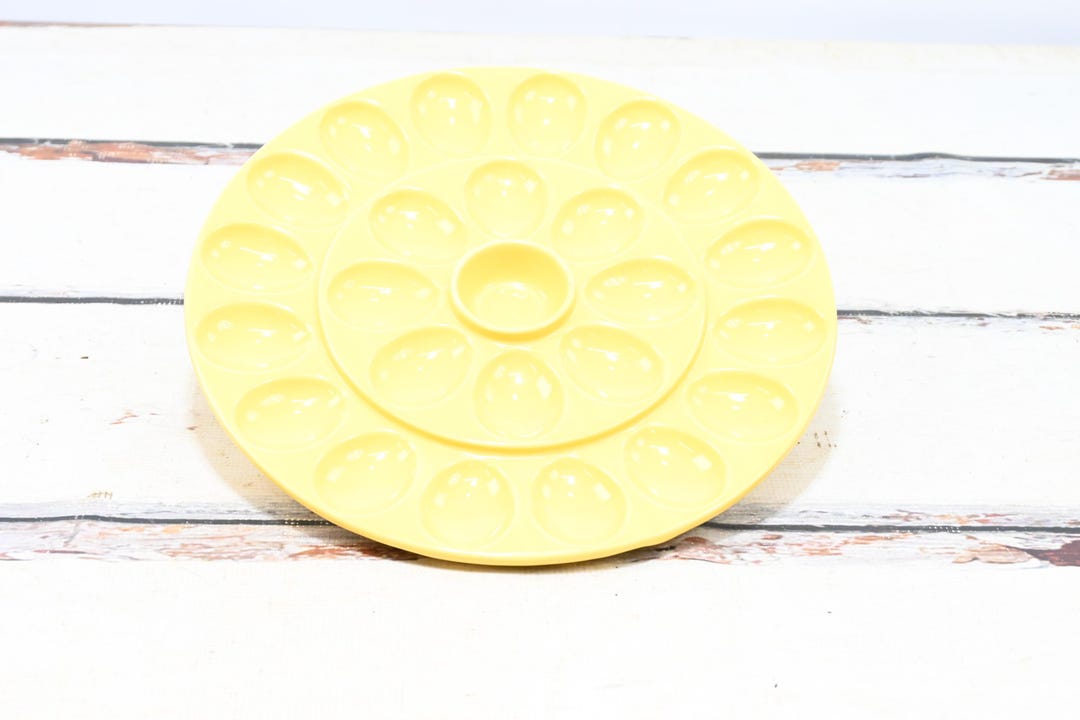 Vintage 2002 Crate & Barrel Yellow Deviled Egg Platter 13 Bret Bortner ...