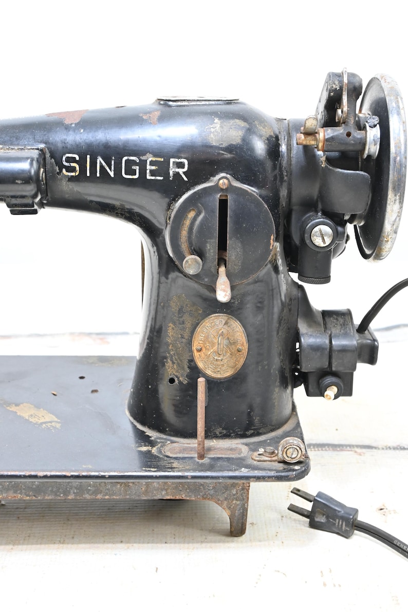 Vintage 1937 Singer Sewing Machine Salvaged Treadle Machine Sewing Room ...