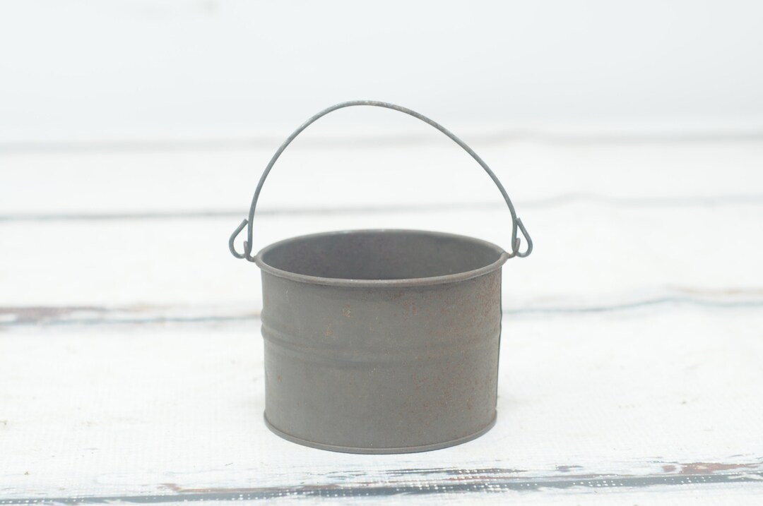 Antique . Tin Berry Bucket Berry Pail Lunch Pail Primitive Tin ...