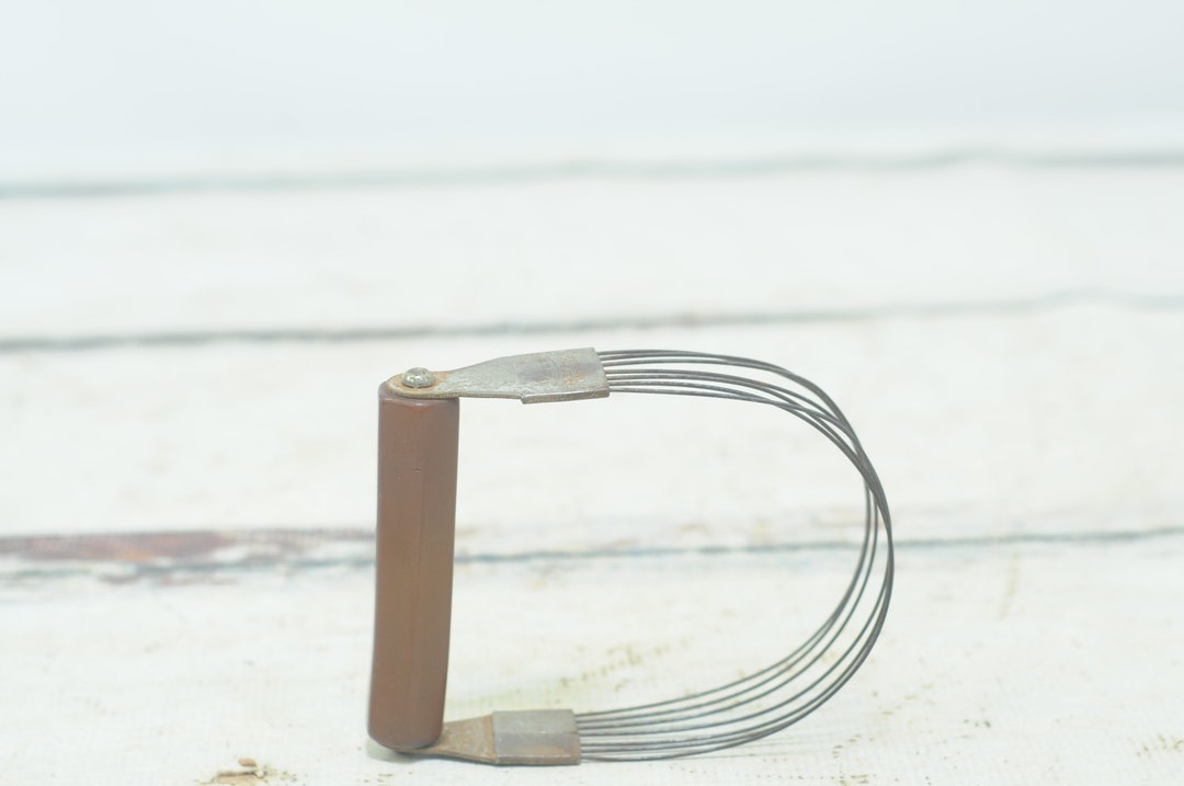 Vintage . Androck Brown Carmel Color Bakelite Handle and Wire Pastry ...