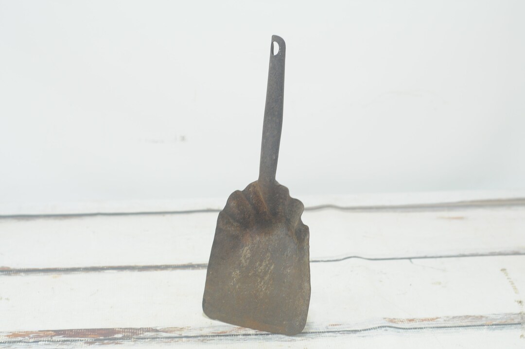 Vintage Short Handle Metal Fire Shovel Ash Removal Rustic Heavy Duty ...