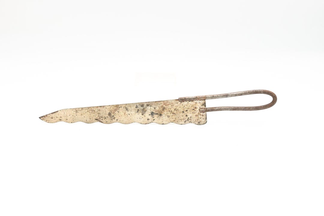 Antique/vintage Victor Brand? Wavy Blade Serrated Knife Wire Loop ...