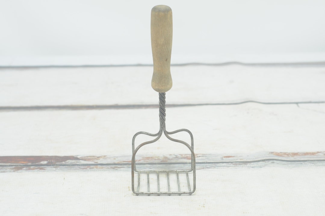 Vintage Potato Masher Vintage Brown Wood Handle Twisted Wire Kitchen ...