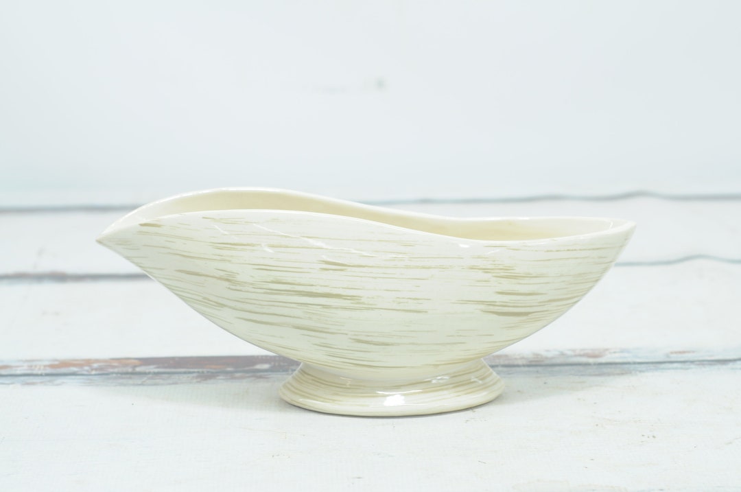 Vintage . Mccoy Harmony Line Pottery Midcentury White and Green Oval ...