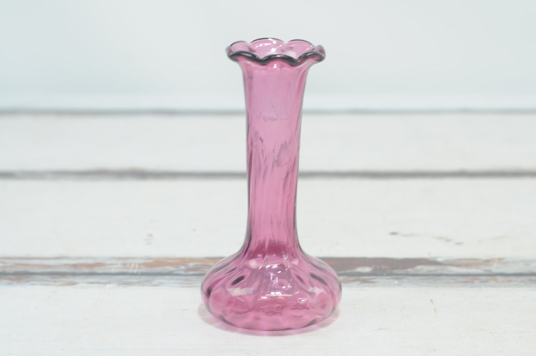 Beautiful Vintage Pilgrim Glass Hand Blown Cranberry Optic Swirl Bud ...
