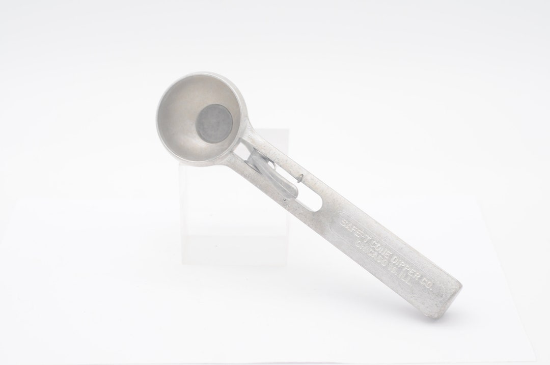 Vintage Safe-t Cone Dipper Co Ice Cream Scoop 2 Scoop Chicago 16. ILL ...
