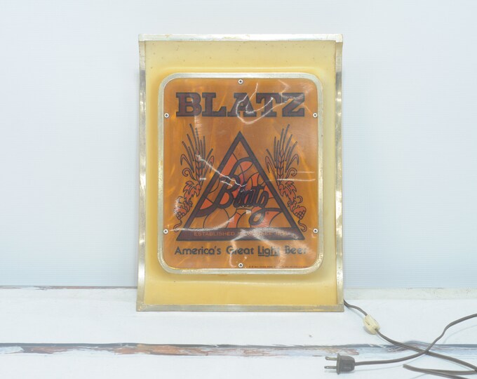 Vintage 1981 Blatz Beer Lighted Beer Sign Americas Favorite Light Beer ...
