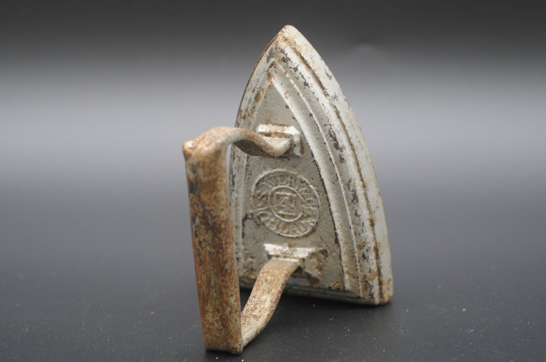 Antique . Cast Iron Sad Flat Iron Marked Savery & Co No. 4 Forged Metal ...