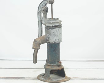 Vintage Hand Well Pump - Etsy