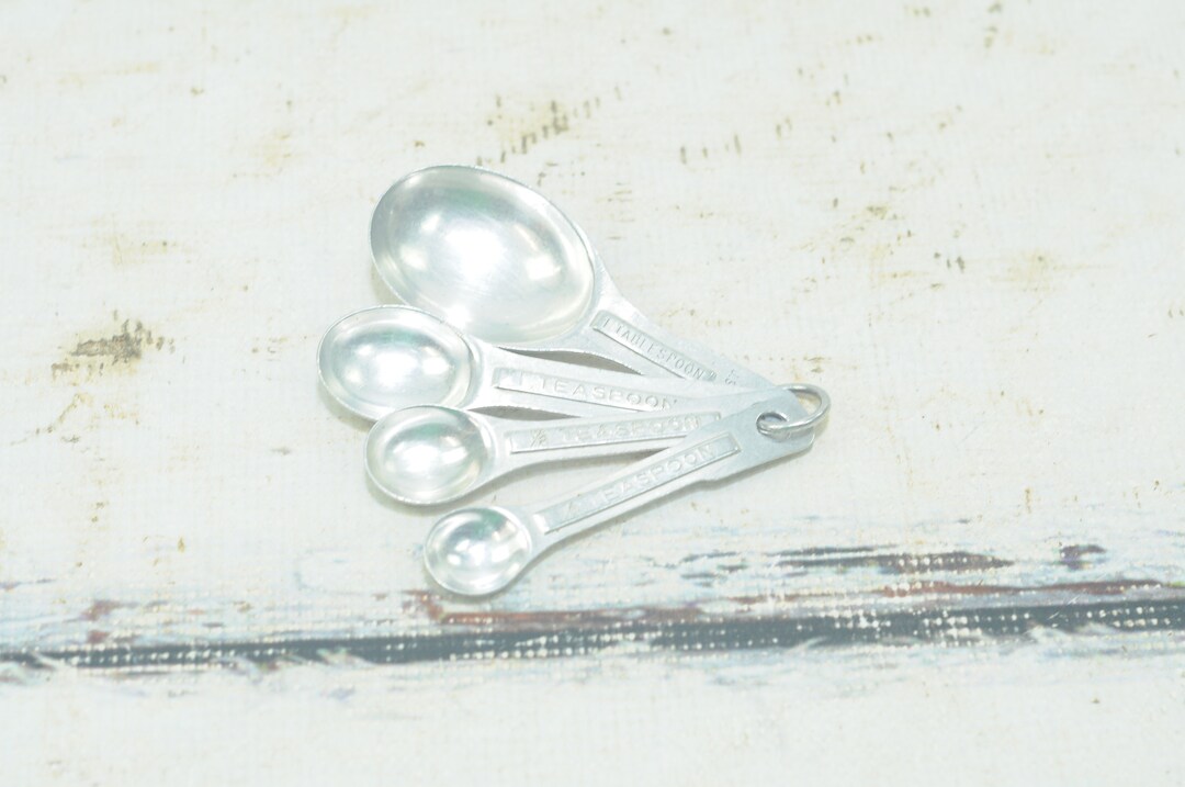 Vintage Set of 4 Graduated Aluminum Measuring Spoons With Ring #2 - Etsy