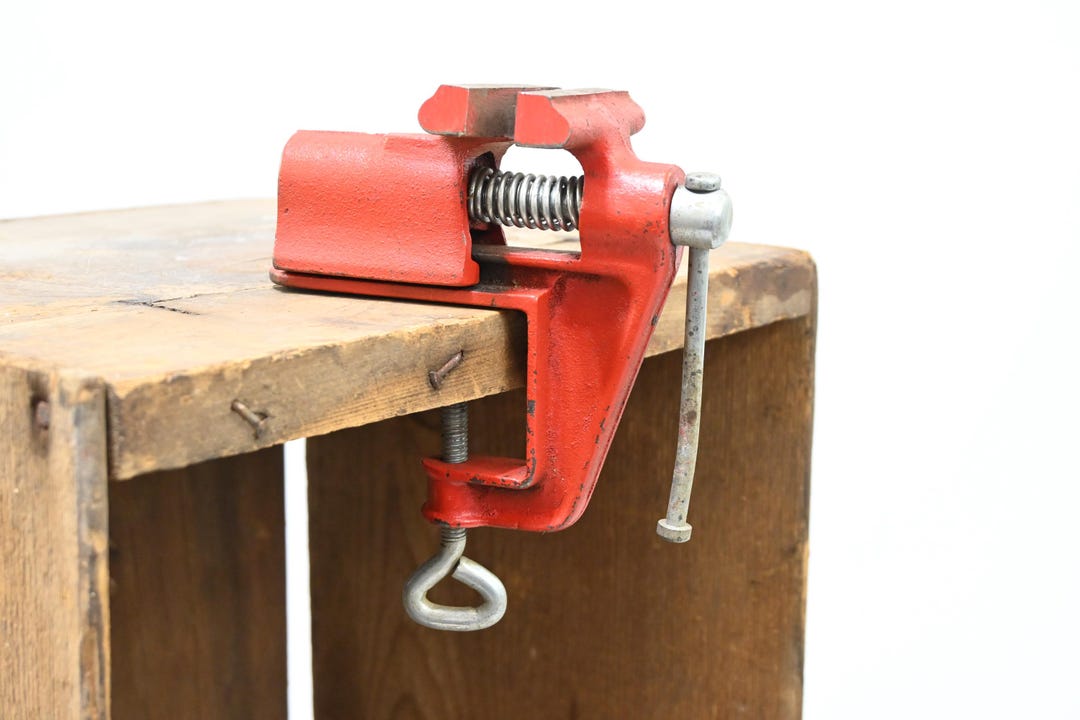 Small Vintage Red Bench Vise Jewelers Watchmakers Engravers Vise 2 5/8 ...