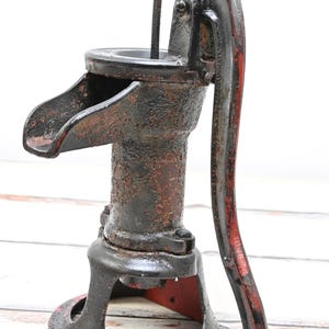 Vintage . Black With Red Water Pump Vintage Hand Pitcher Pump Cast Iron ...