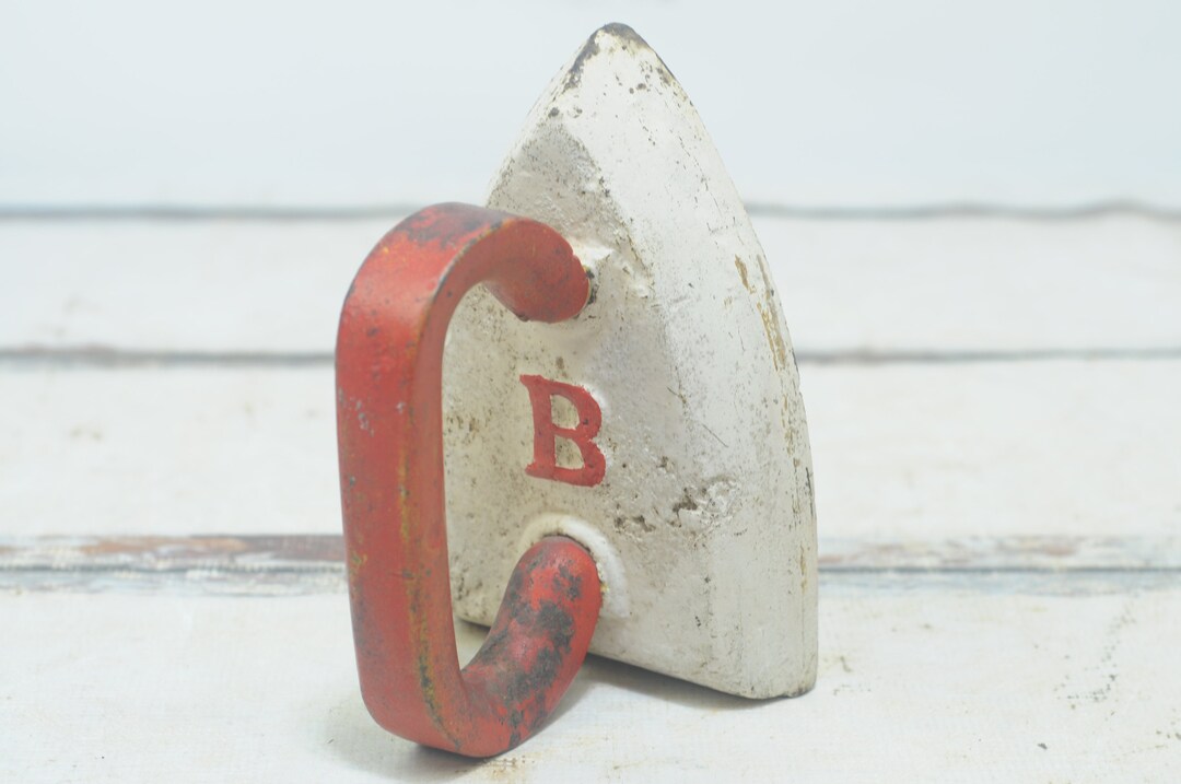 Antique . Cast Iron Sad Flat Iron Marked b 15 Pounds Forged Metal With ...