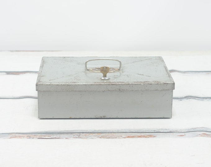 Vintage . Gray Acorn Fire Resistant Vault With Key Metal Strongbox Cash ...