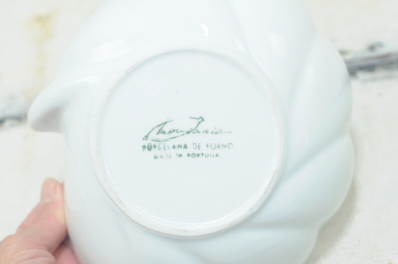 Vintage White Lousania Porcelana Deforno White Shell Shaped Porcelain ...