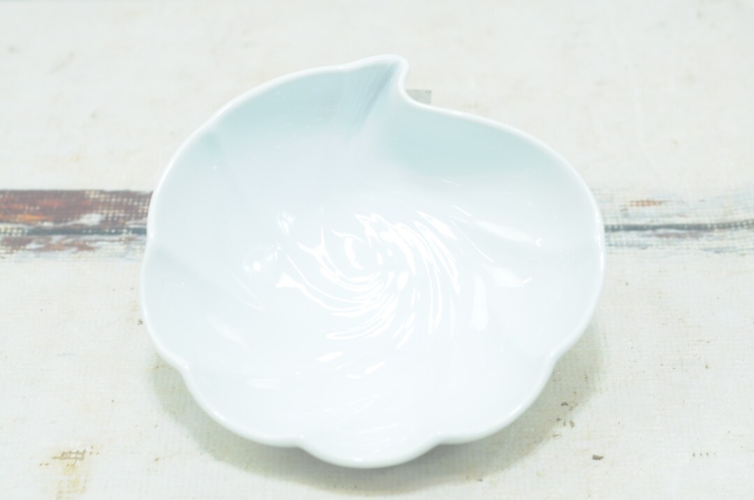 Vintage White Lousania Porcelana Deforno White Shell Shaped Porcelain ...