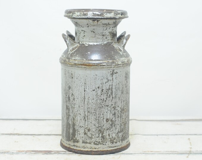 Vintage . Chippy Silver Dairy Milk Can Cream Can 5 Gallon Rusty Milk ...
