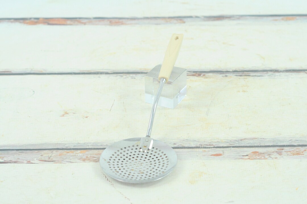 Vintage . ECKO Ladle Vintage White Plastic Handle Slotted Ladle Serving ...