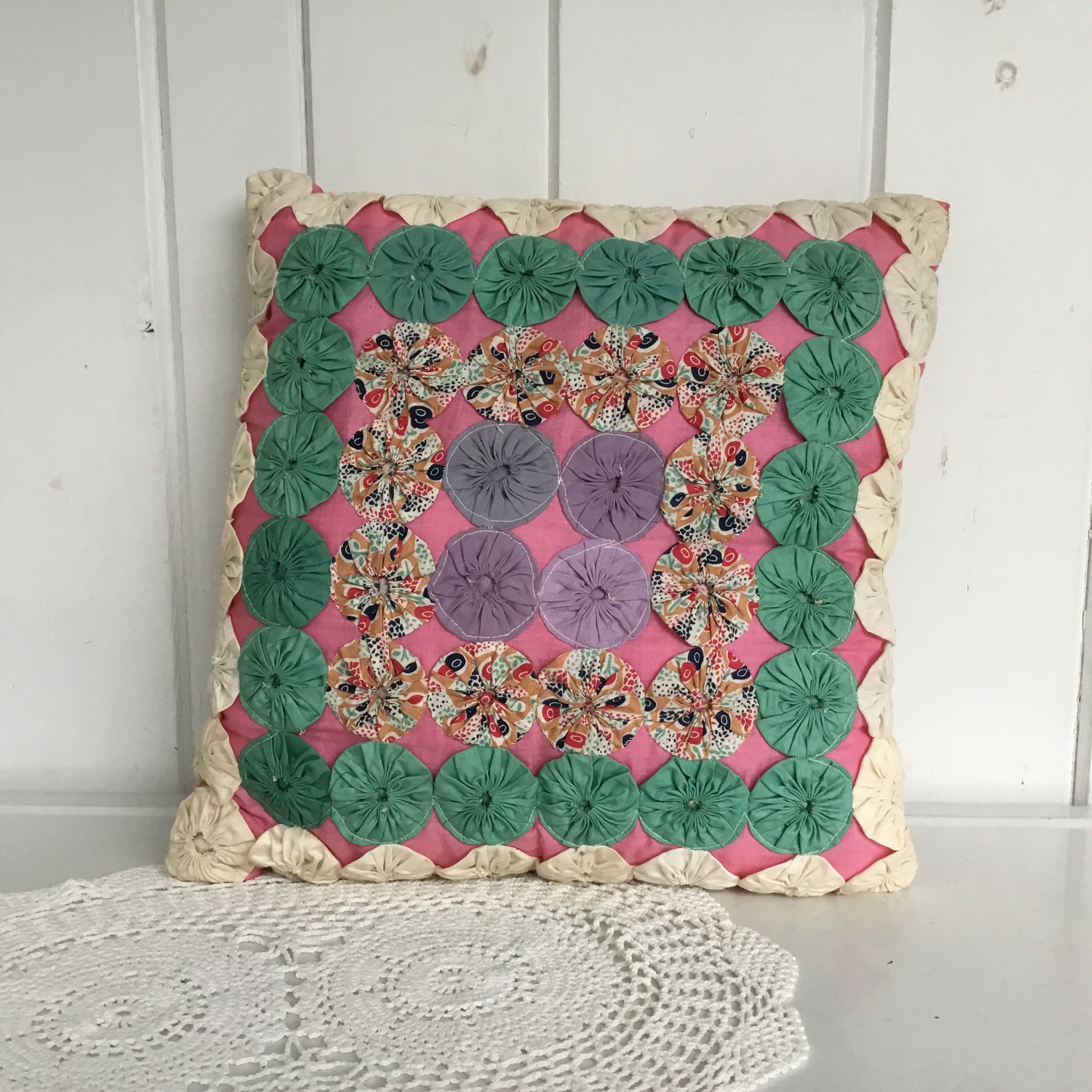 Vintage Yo-yo Pillow Multi Color Pink Green Purple White 14" X 14" X 5 ...