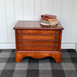 Chairside Chest 24 1/2 X 16 1/2 Vintage 4 Drawer Small Nightstand ...