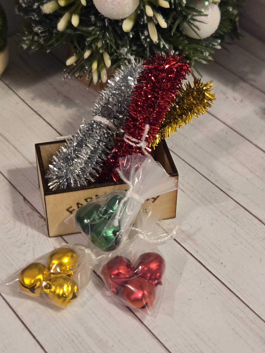 Mini Christmas Tree Decorating Kit, Miniature Tinsel and Baubles, Mini ...