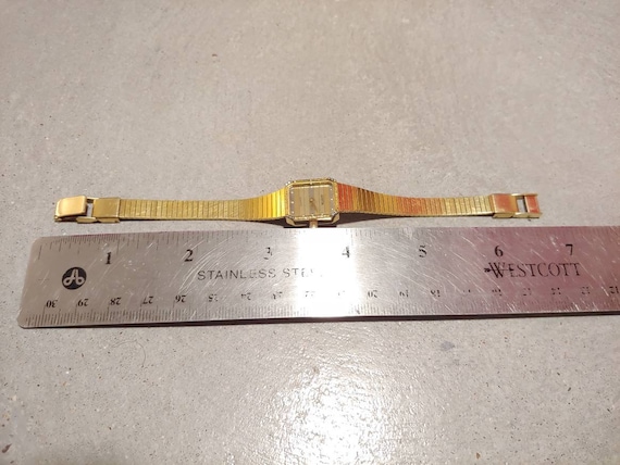 Vintage Austin Ladies Wrist Watch - Gem