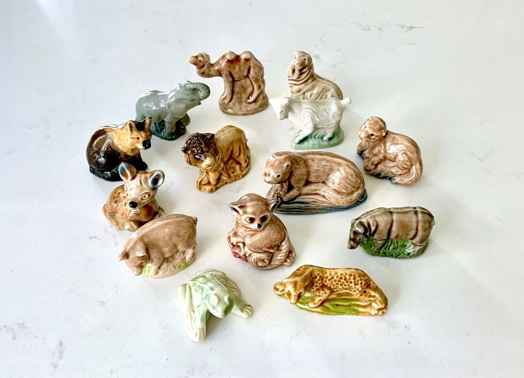 Vintage Wade Whimsies Set of 14 Porcelain Animal Figurines Two Tone ...