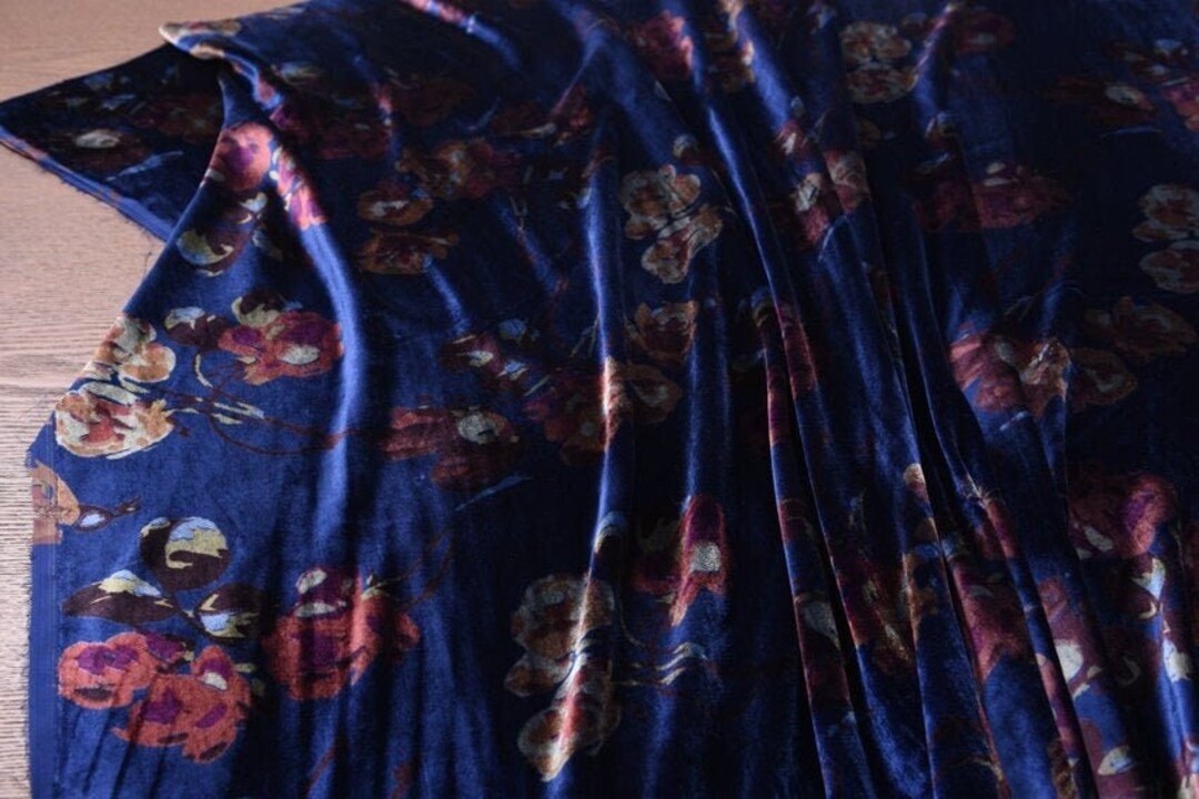 LANSI - Vintage Floral Print Blue Silk Velvet Fabric - 140cm Wide by ...