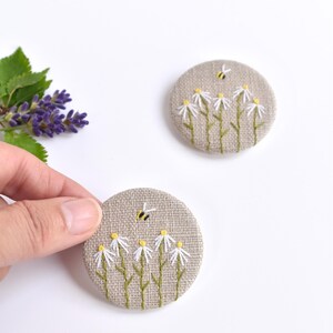 Embroidered Daisy Pin Badge, Daisy Brooch, Daisy Badge, Embroidered ...