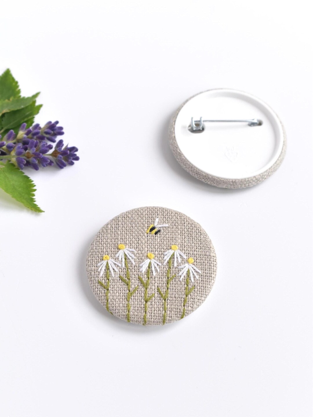 Embroidered Daisy Pin Badge, Daisy Brooch, Daisy Badge, Embroidered ...