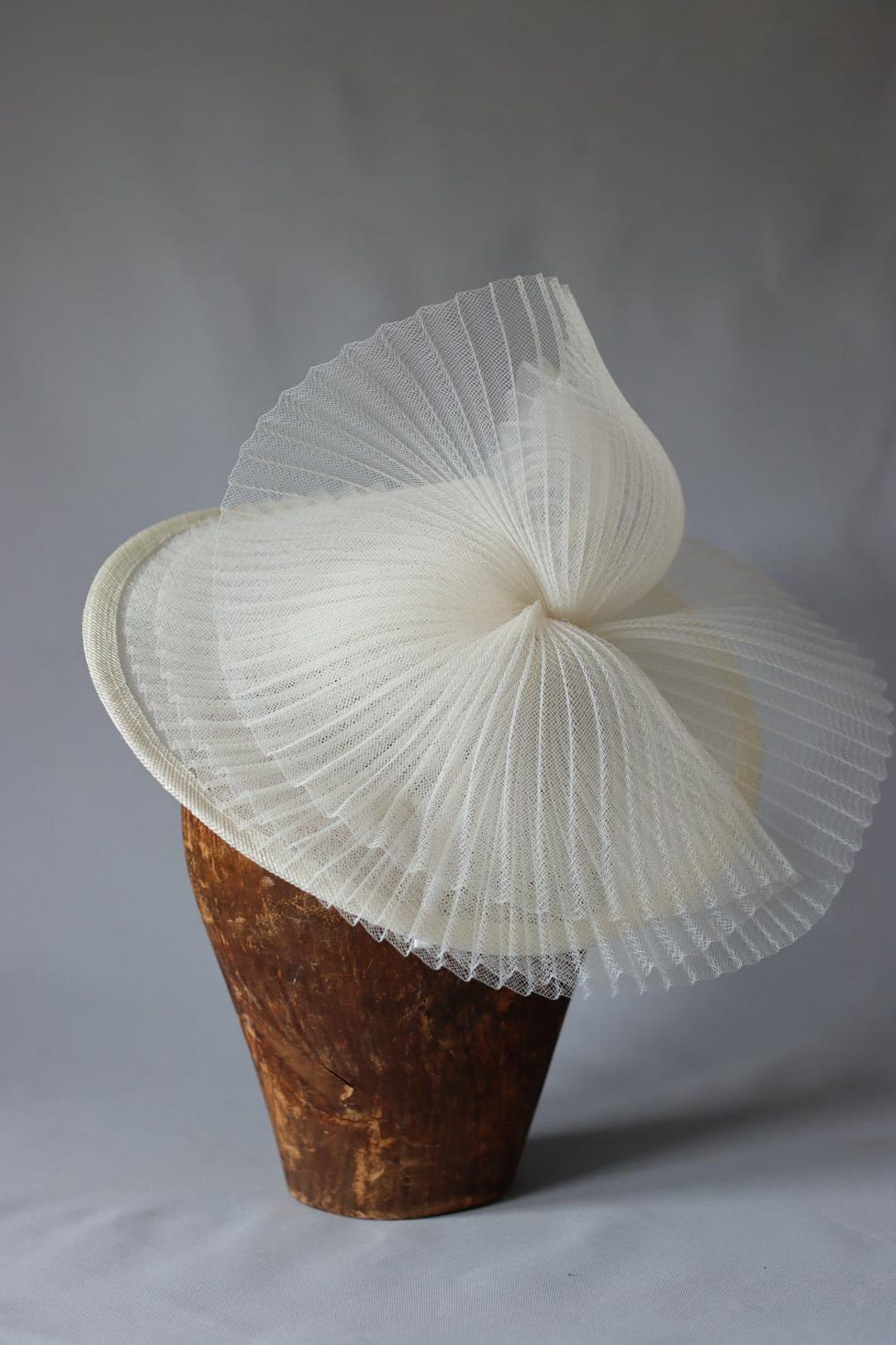 White Fascinator - Crinoline on Sinamay Base, Steel Headband - Etsy