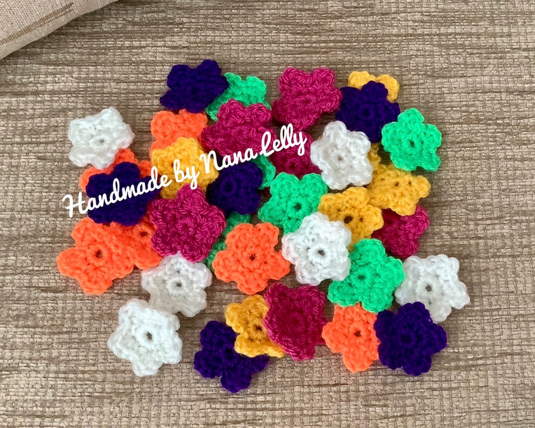 Pretty Mini Crochet Flower Appliqués, Sew on patches, Tiny flowers, Sew ...