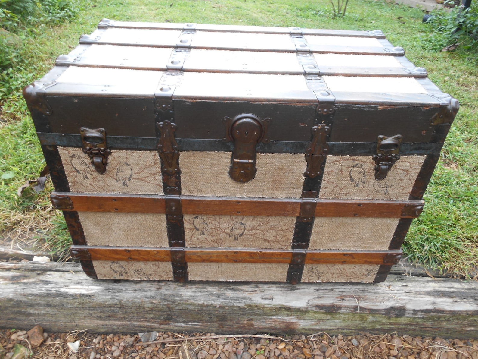 Repurposed Steamer Trunk Coffee Table Entertainment Center Storage ...