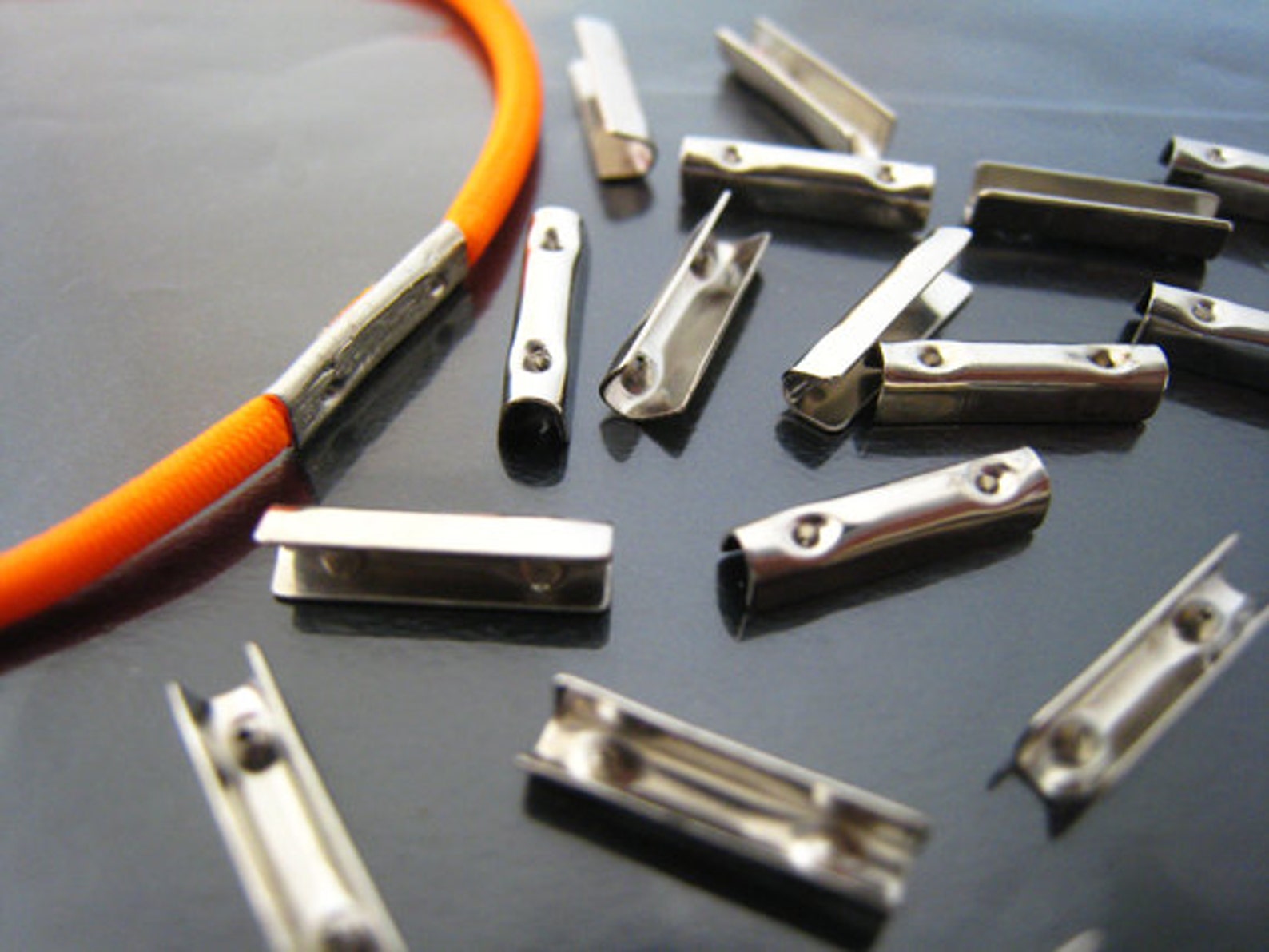 Finding - 20 Pcs Silver Metal Fold Over Crimp Head Clips for 2mm Round ...