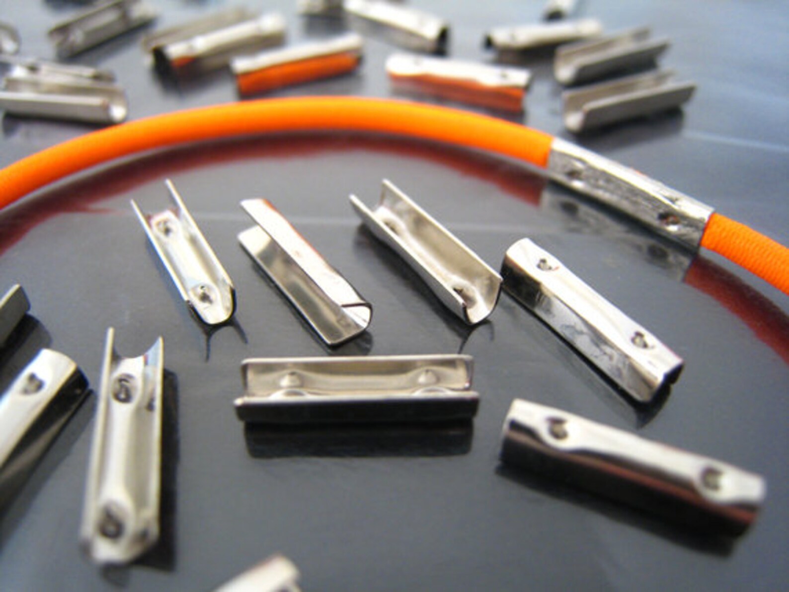 Finding - 20 Pcs Silver Metal Fold Over Crimp Head Clips for 2mm Round ...