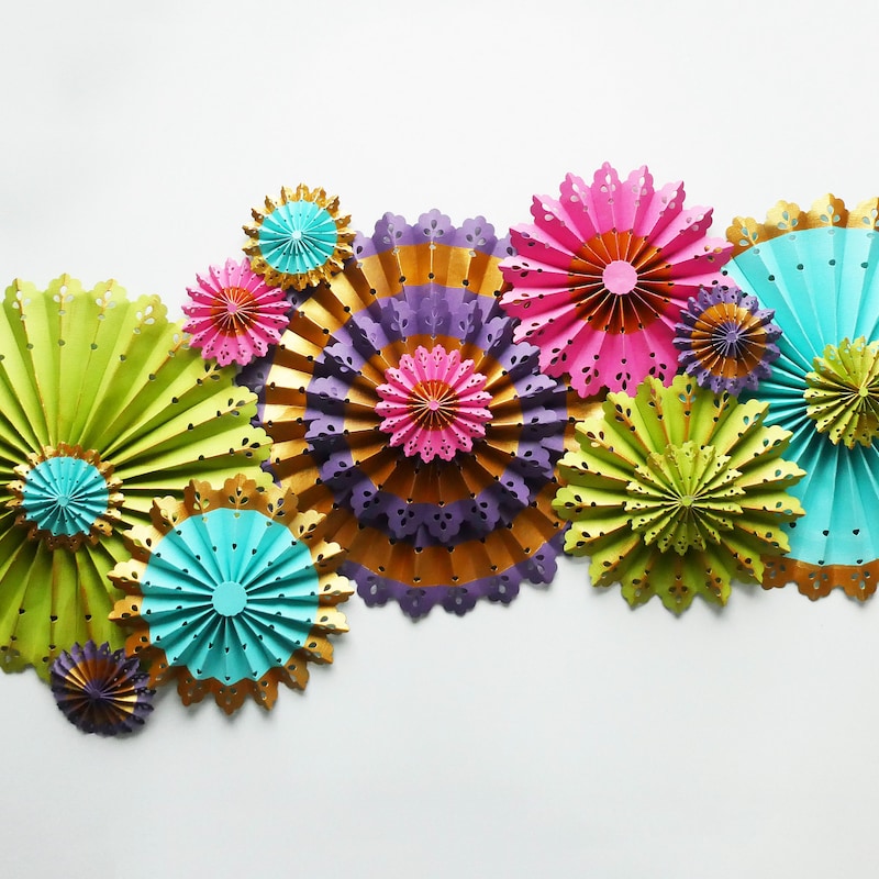 Rosette Backdrop - Etsy