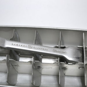 Vintage General Electric Mini Cub Tray Eighteen Ice Cubes MCM Kitchen ...