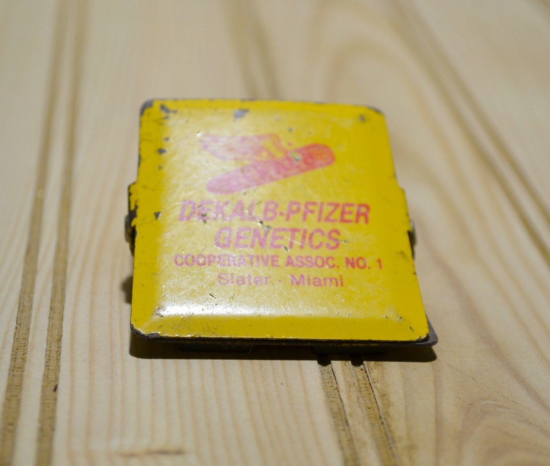 Vintage Dekalb-pfizer Genetics Farm Advertising Metal Clip Old Rural ...