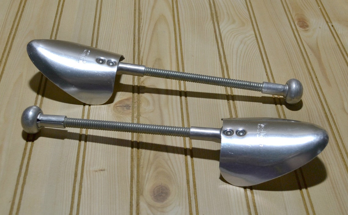 Vintage Vic-tree Shoe Trees Shapers Metal Spring Action Stretcher ...