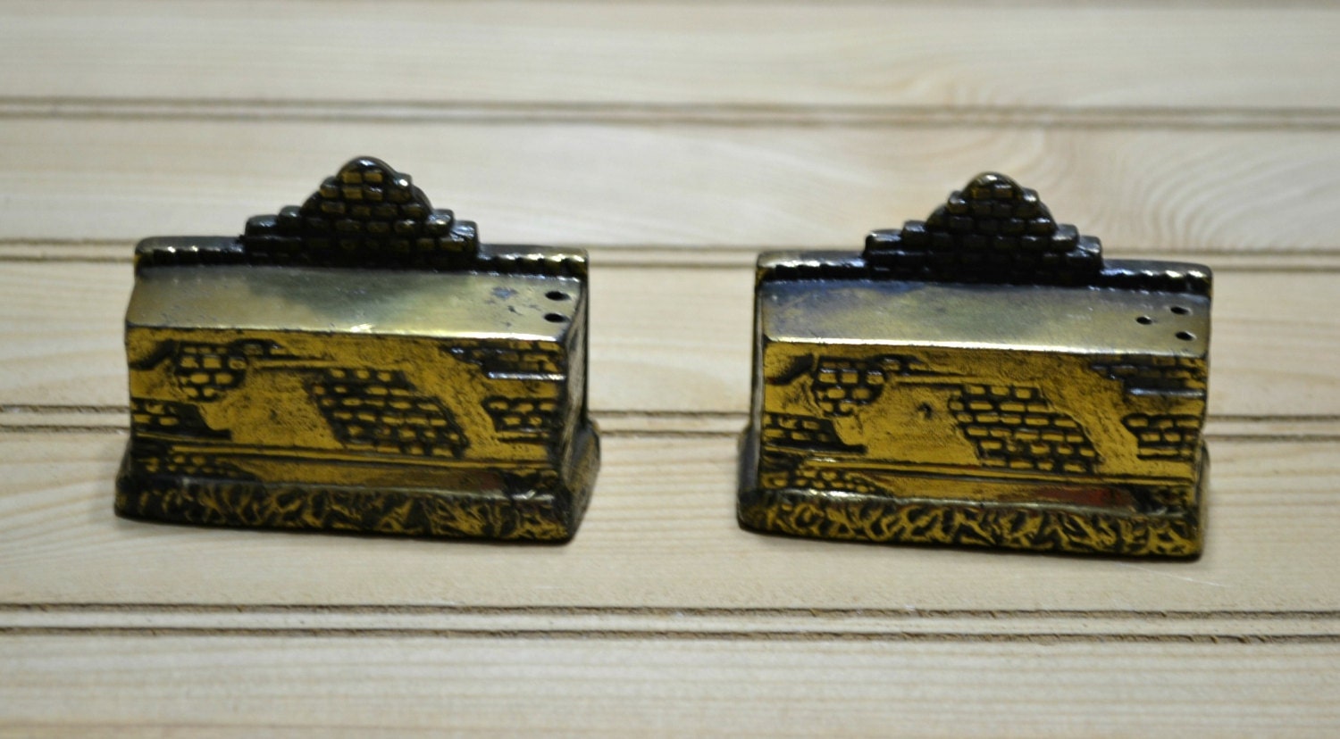 Vintage Metal ALAMO Salt and Pepper Set Shakers Texas Souvenir Mission ...