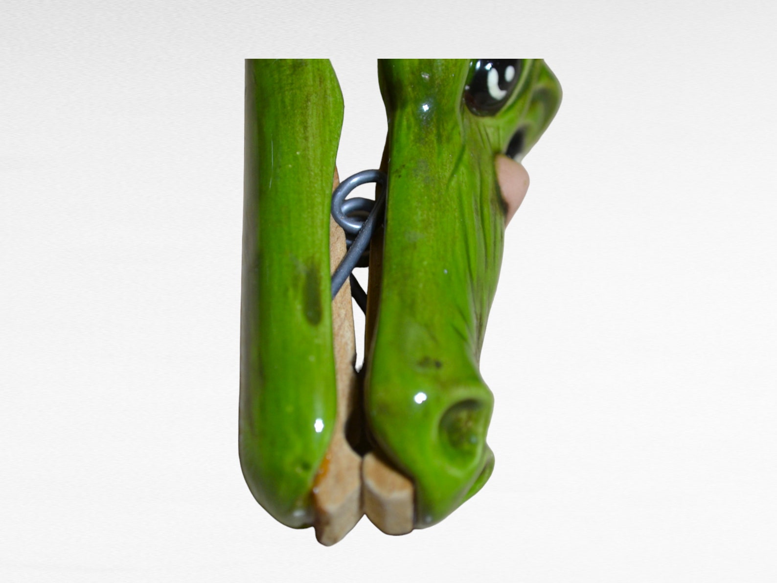 Vintage Atlantic Mold Gator Paper Clip Clothespin Recipe Letter Note ...