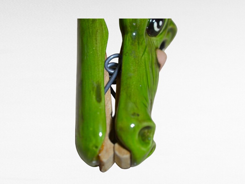 Vintage Atlantic Mold Gator Paper Clip Clothespin Recipe Letter Note ...