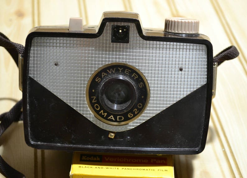 Sawyer's Camera Pak 620 Nomad 620 Flash 2 Bulbs Kodak Verichrome Pan ...