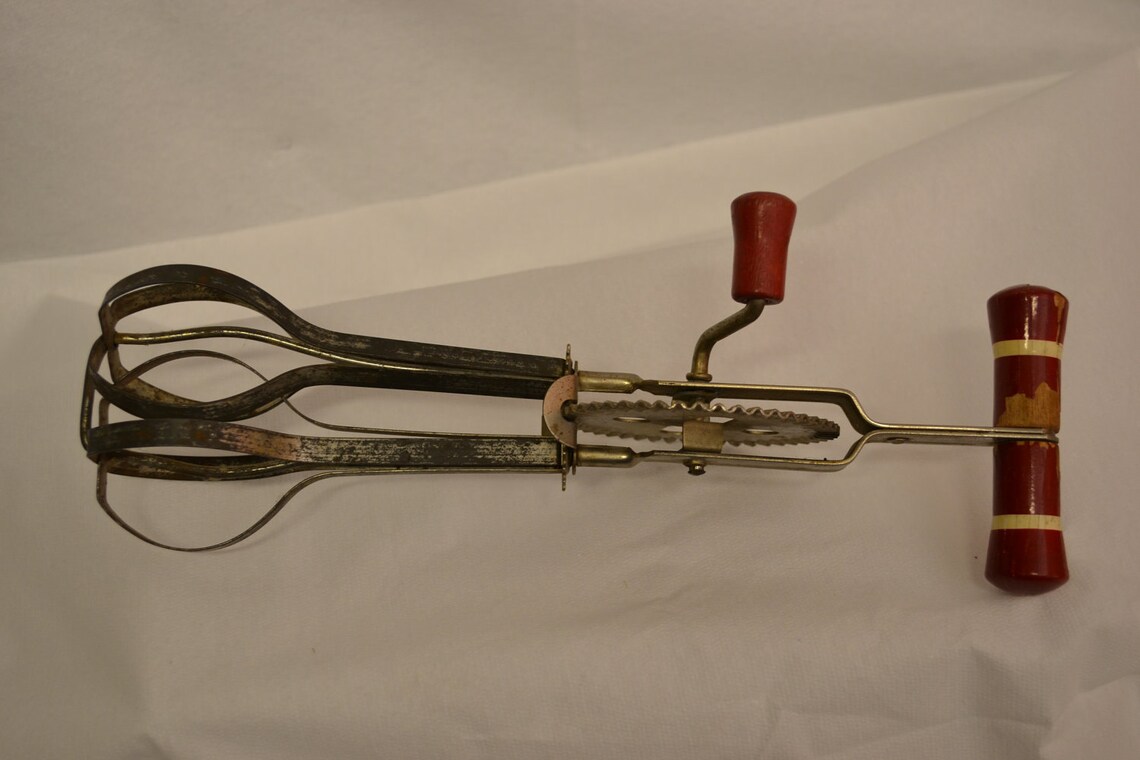 Vintage Red Handled Egg Beater Mixer Kitchen Utensil Farmhouse ...
