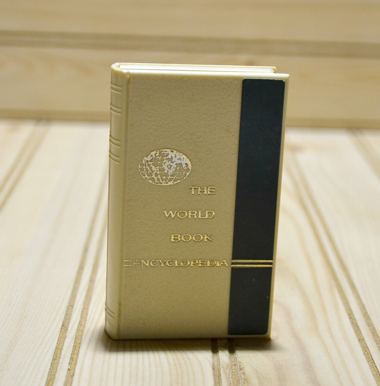 Vintage Bank the World Book Encyclopedia Plastic Promo Promotional ...