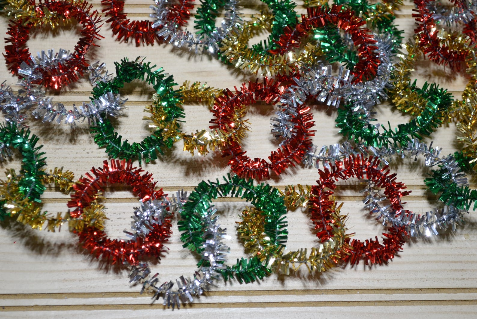 Vintage Christmas Garland Tinsel Metallic Look Green Red Gold Silver ...